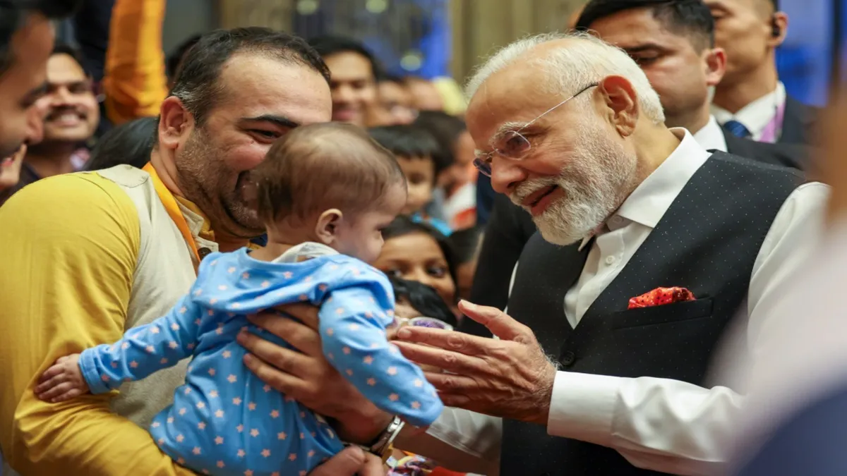 PM Modi receives rousing welcome from Indian diaspora in China with ...