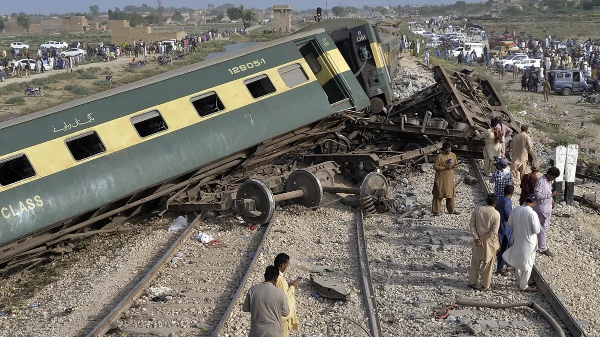 One killed, several injured as passenger train derails in Pakistan's ...