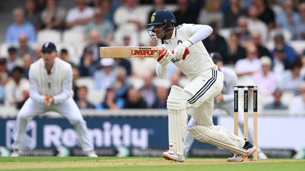 Sunil Gavaskar presents special gift to Shubman Gill after India ...