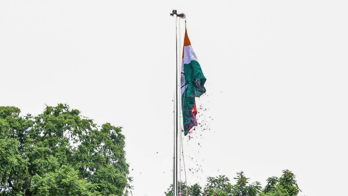 Independence Day 2025: Why do we hoist national flag on August 15 and ...