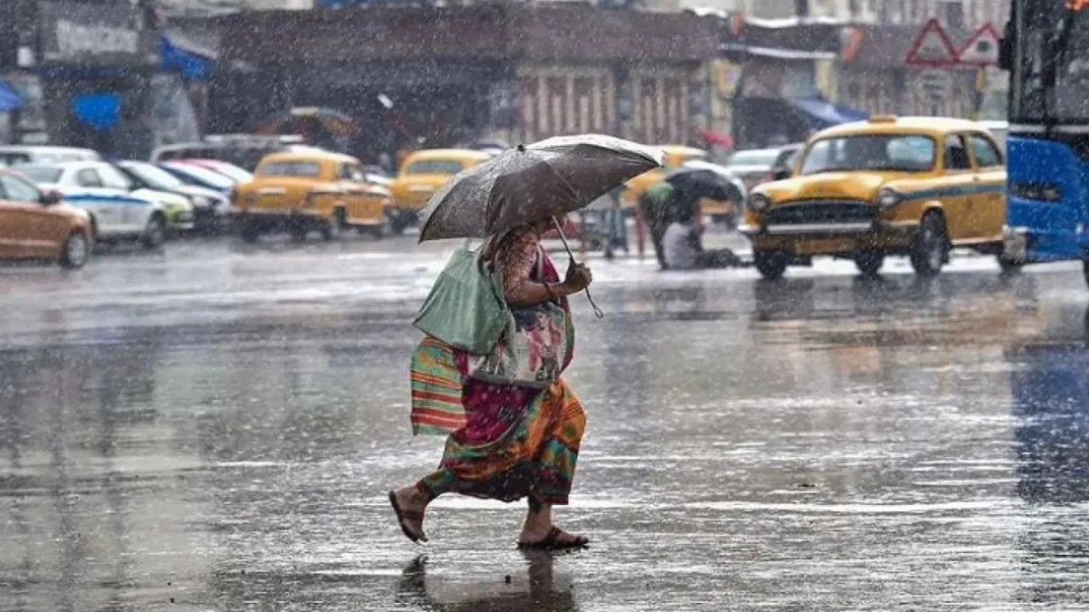 UP weather: Schools shut in Lucknow due to heavy rain; IMD issues ...
