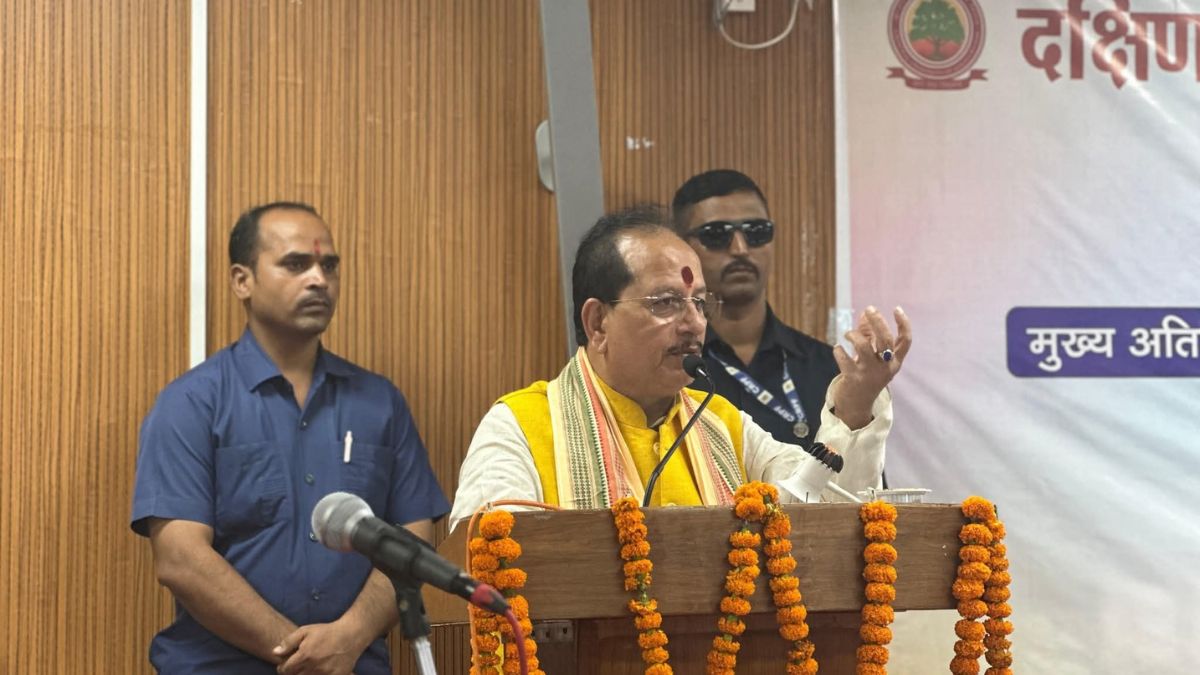 Vijay Sinha dual voter ID row: EC serves notice to Bihar Dy CM after Tejashwi Yadav's 'fraud ...