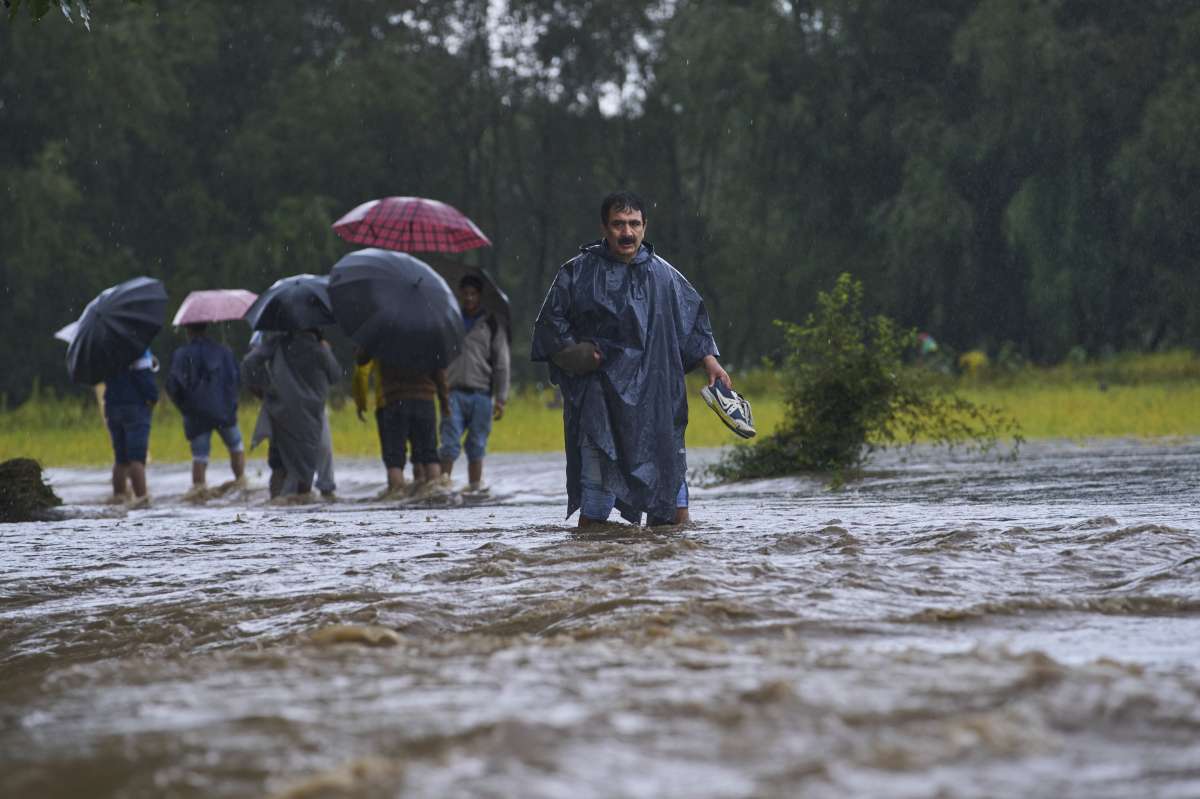 Schools, colleges closed in Kashmir today due to flood-like situation, check when classes will ...