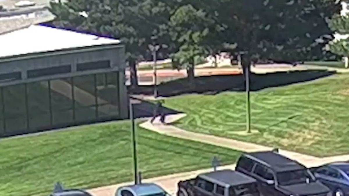 Charlie Kirk assassination: New video shows shooter jumping off college ...