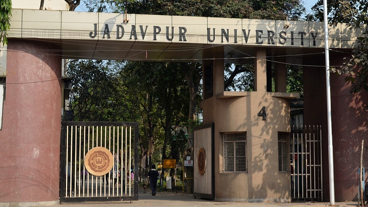 Jadavpur University tragedy: Student found dead near campus pond amid ...