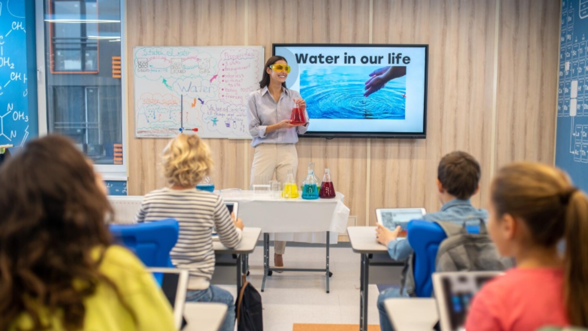 From Chalkboards to AI: How teachers are balancing nostalgia with ...