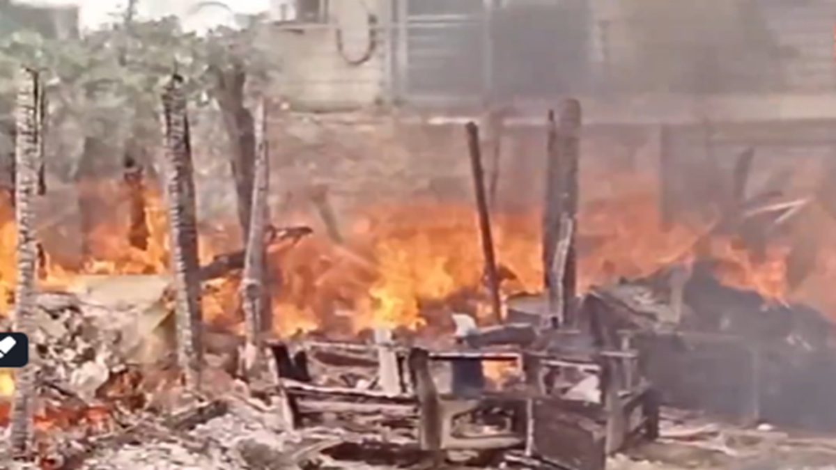 Fire breaks out at slum in Gurugram after cylinder blast, fire tenders ...