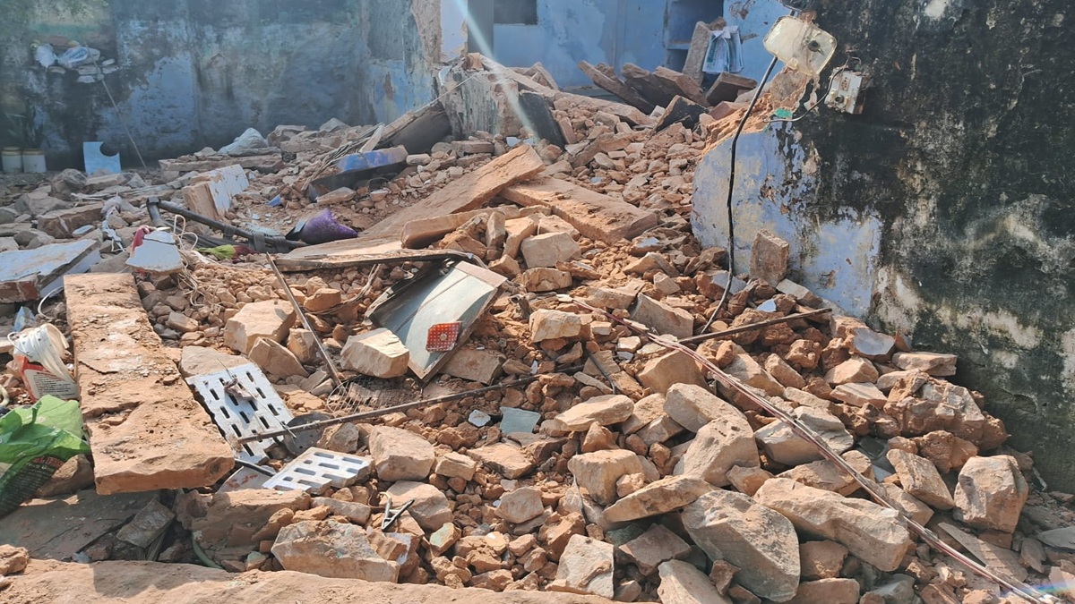One dead, one injured as house collapses in Rajasthan's Jaipur, rescue ...