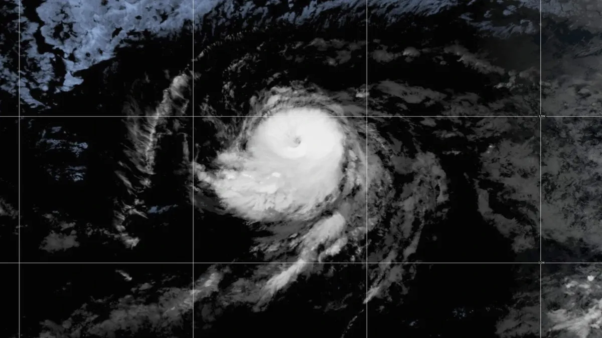 Hurricane Kiko approaches Hawaiian Islands as Category 4 storm ...
