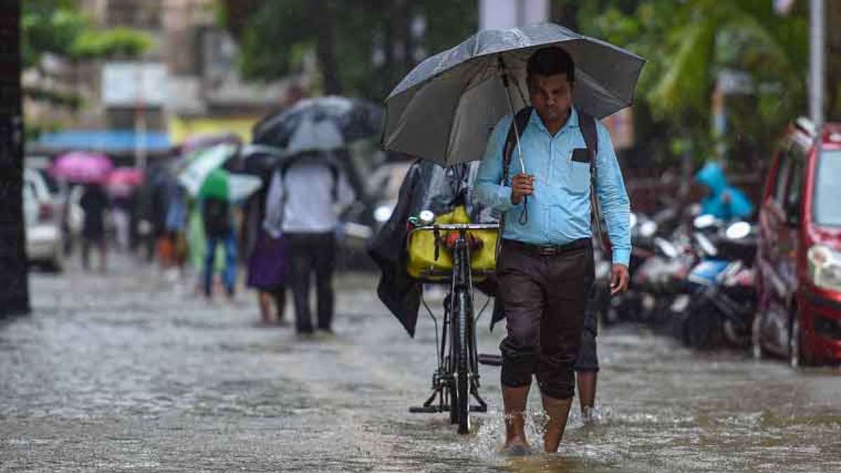 Mumbai, suburbs braces for heavy rains today as IMD issues orange alert ...