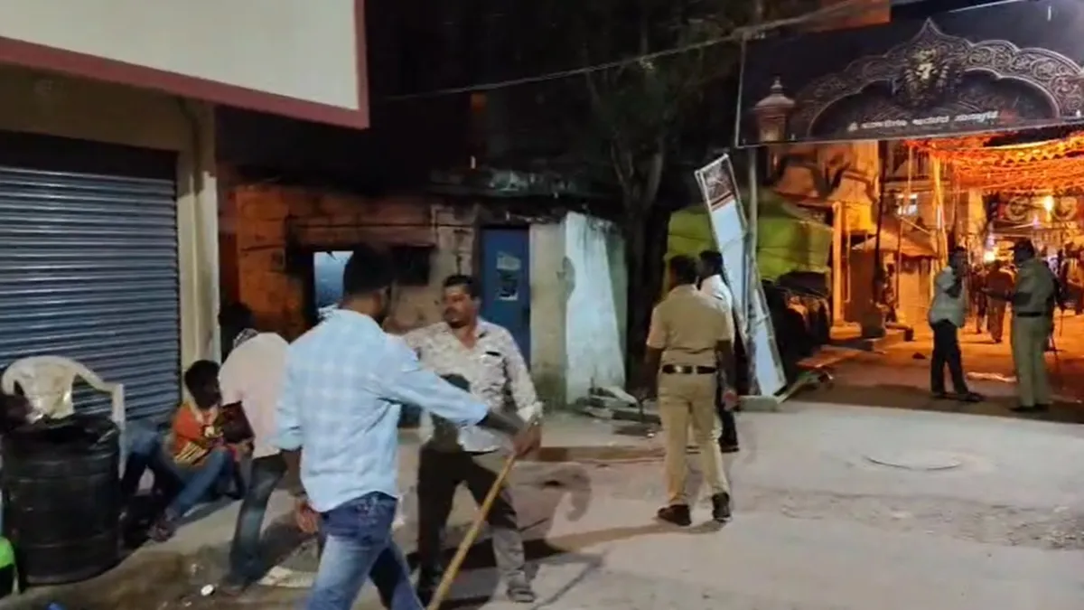Karnataka: 8 people injured in communal clash during Ganesh idol ...