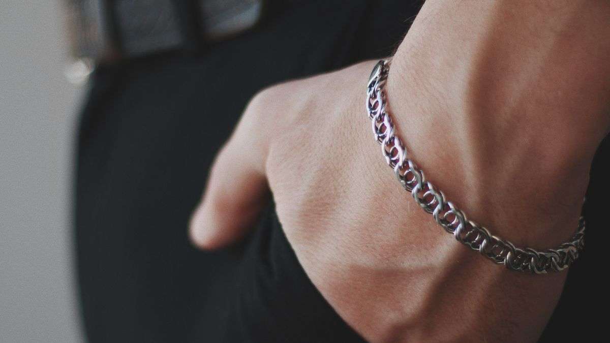 Iron kada astrology benefits: Auspicious rules and zodiac signs ...