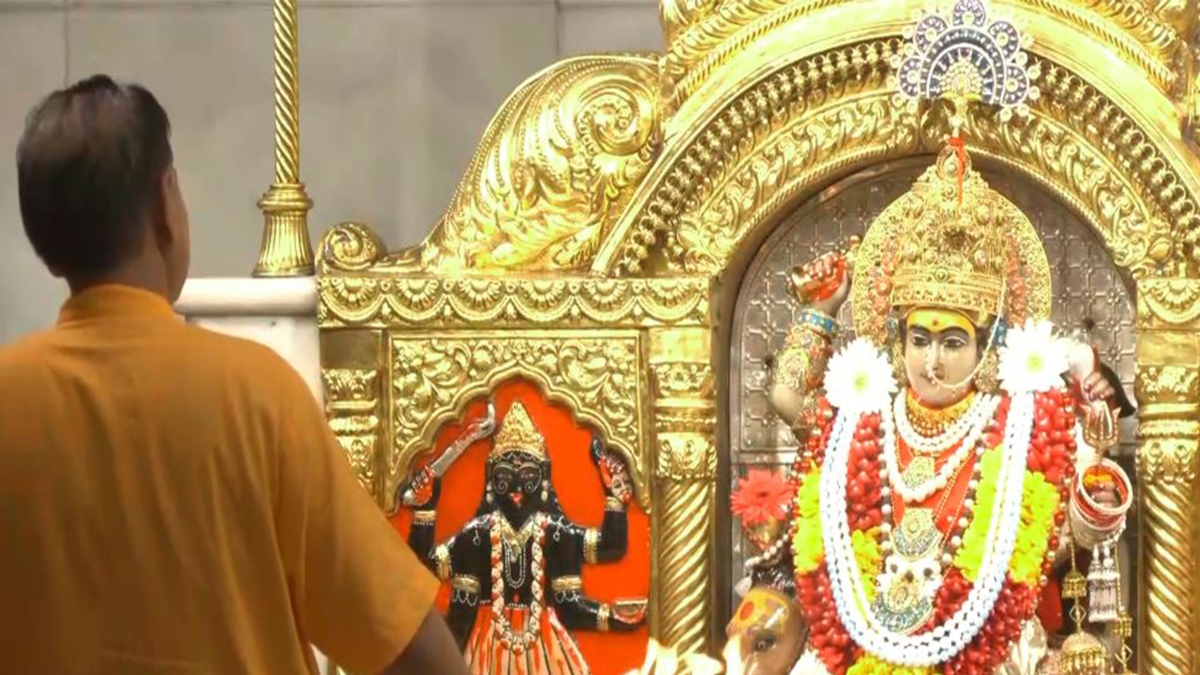 Navratri 2025: Devotees throng temples across India as nine-day festival begins | Videos | India ...
