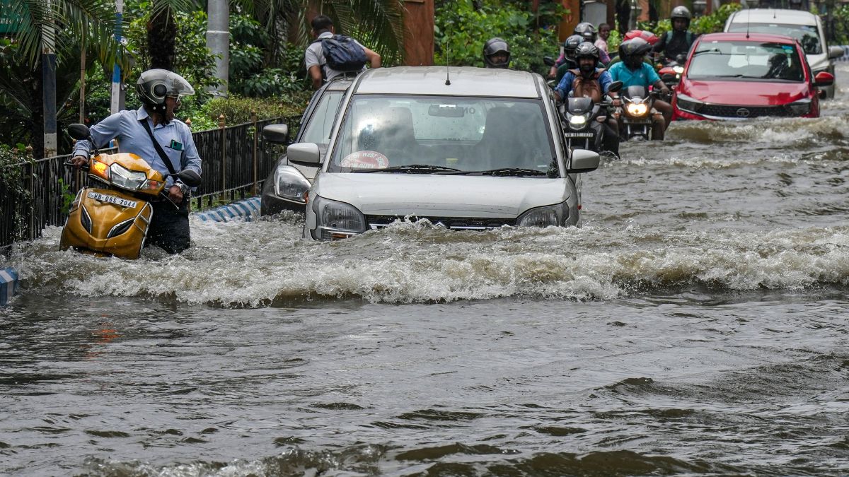 10 killed as incessant rains paralyse Kolkata, 90 flights cancelled ...