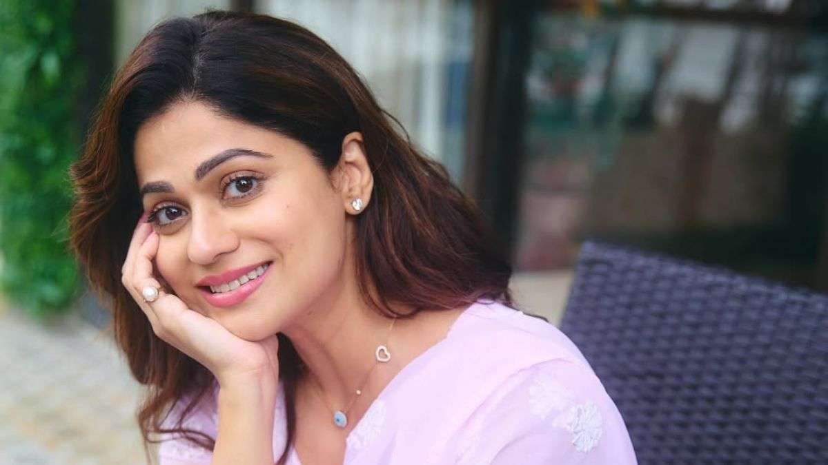 Shamita Shetty's stair workout hack: A quick fitness trick for busy schedules | Lifestyle News ...