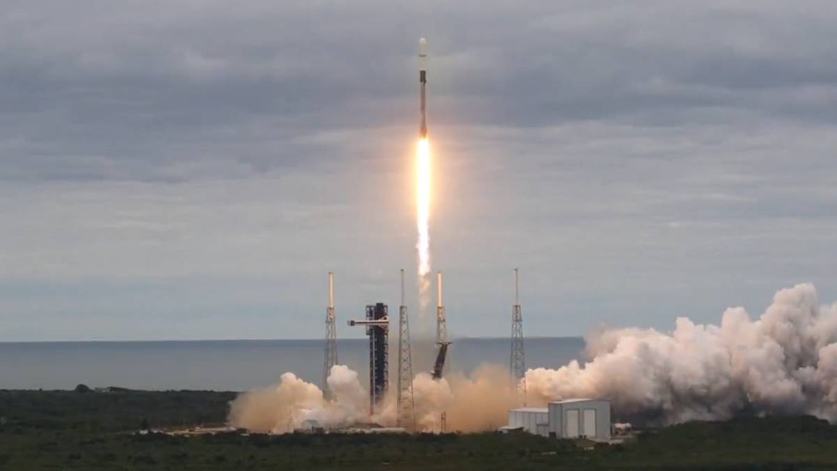 SpaceX Falcon 9 deploys 21 satellites for US military's secure ...
