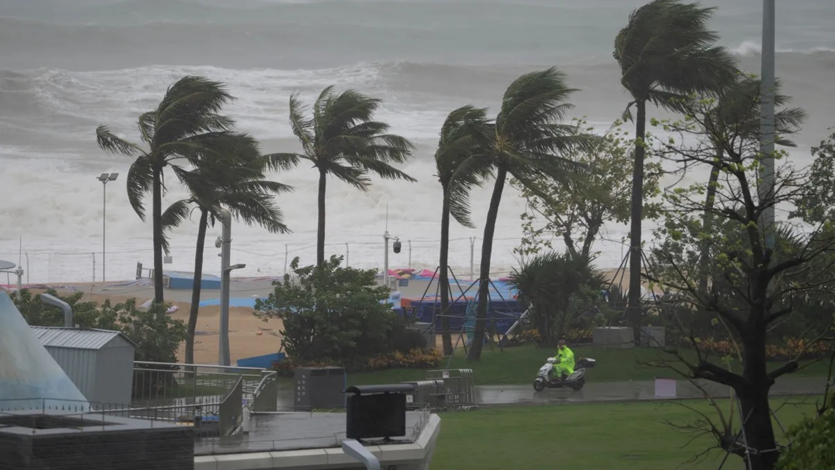 Typhoon Bualoi makes landfall in Vietnam: Airports closed, thousands evacuated to safer places ...
