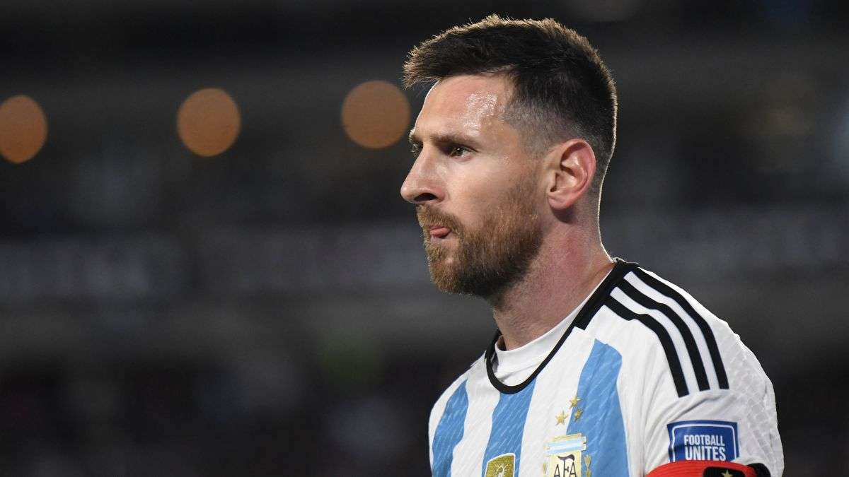Lionel Messi breaks down in tears after Argentina's comfortable win ...