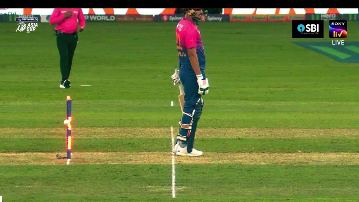 Suryakumar Yadav calls back Junaid Siddique after being given out! Here's what happened in IND ...