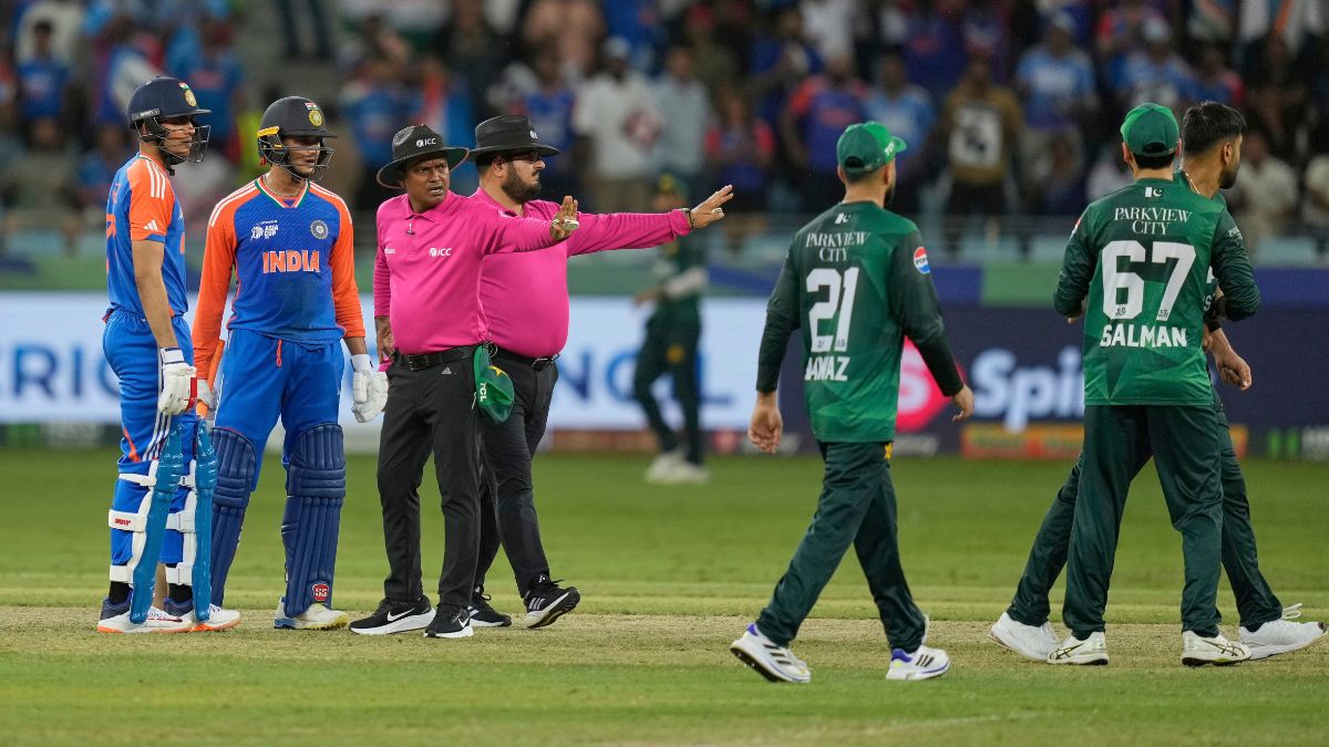 India coach lauds players after Pakistan's objectionable gestures ...