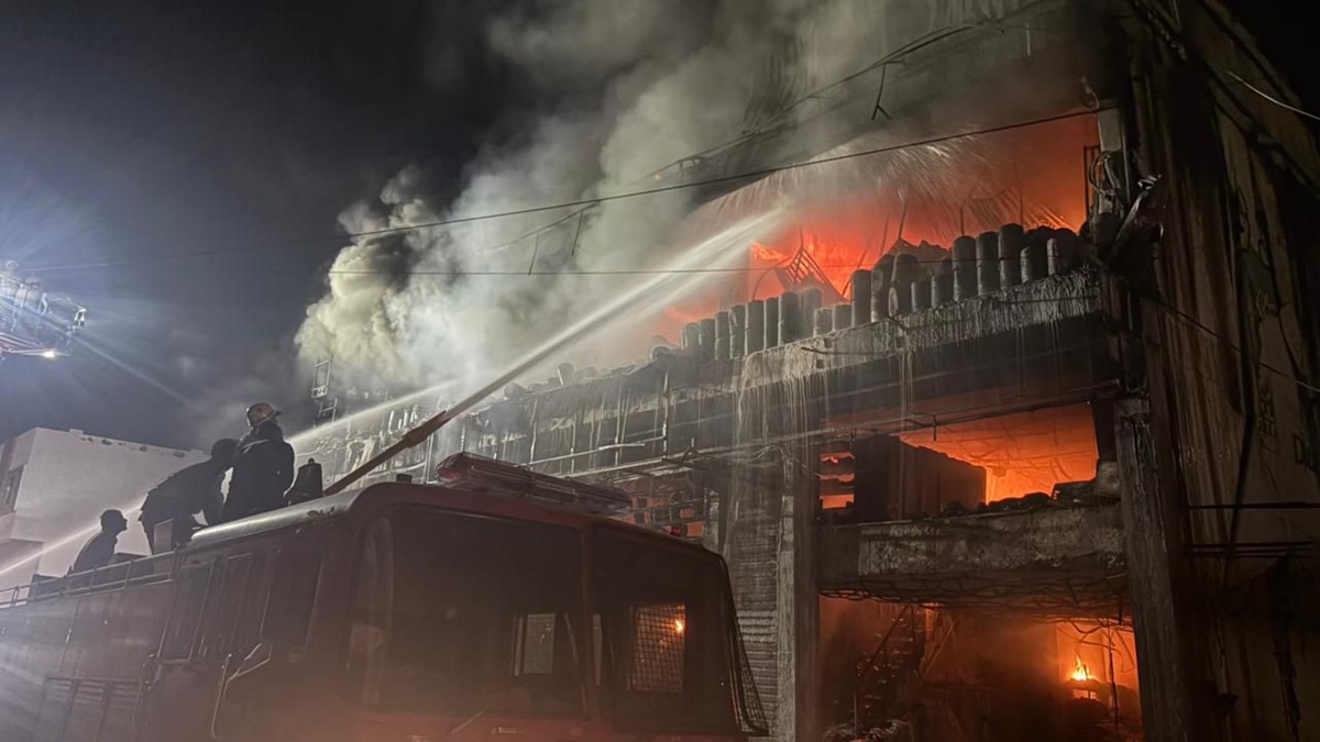 Massive fire in Jodhpur Paint shop; Air Force joins rescue operation ...