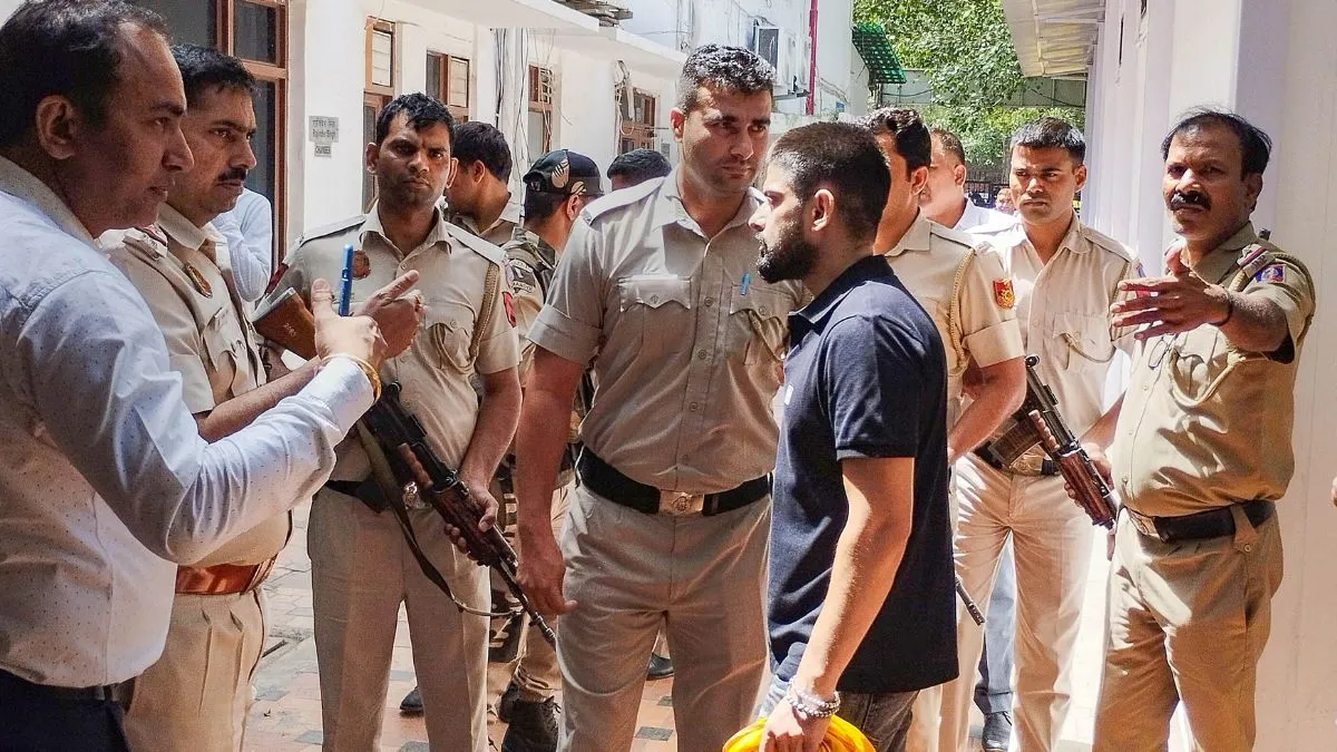 Bishnoi Gang aide claims responsibility for shootings after Canada ...