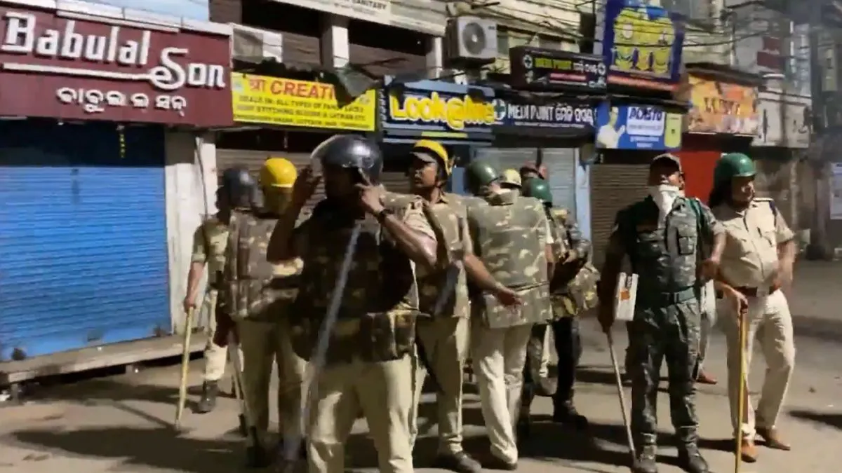 Cuttack violence: Internet suspended as fresh clashes erupt; CM appeals ...