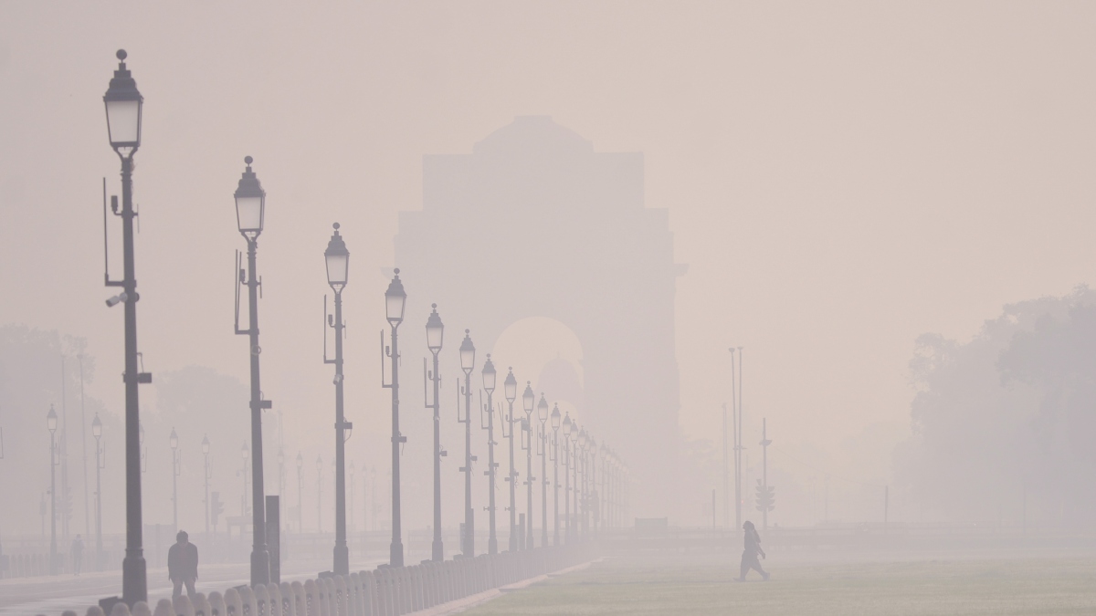 Delhi's air quality remains 'very poor', IMD predicts light rain on ...