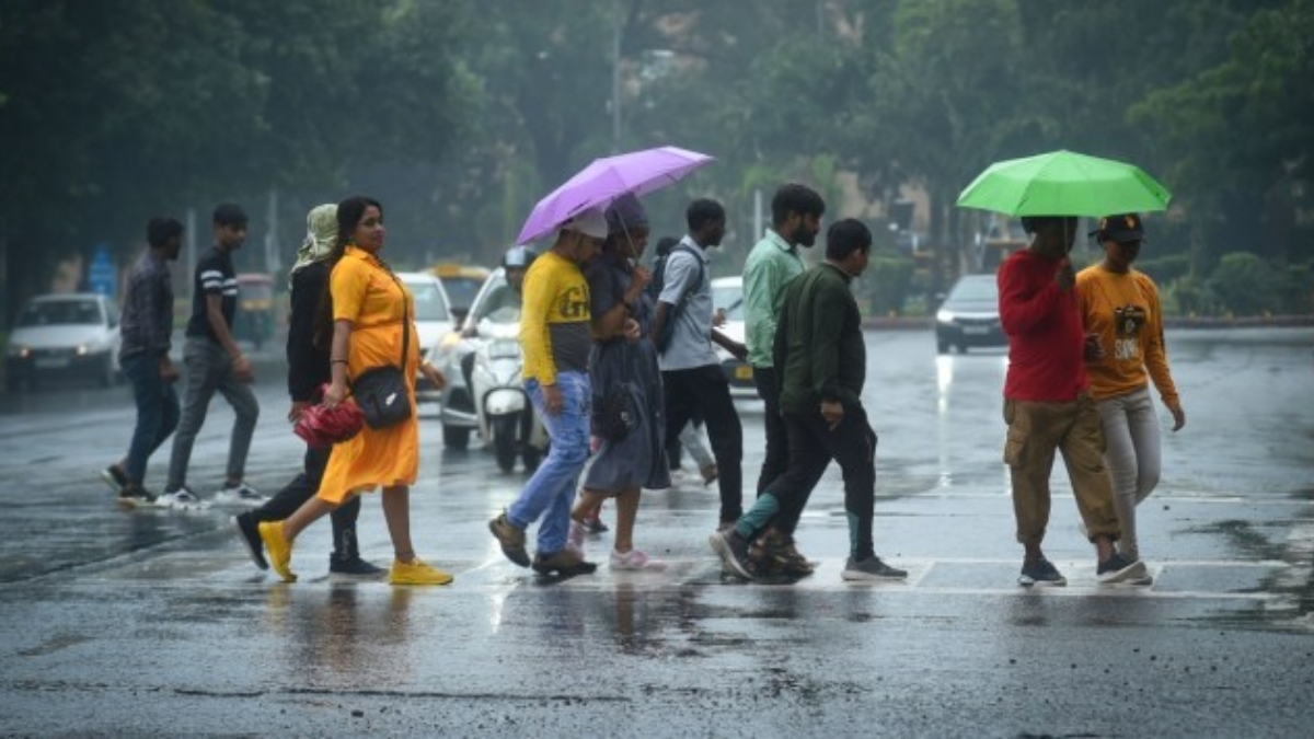 Delhi-NCR weather: Rain lashes national capital, brings chill; IMD issues alert for Noida ...