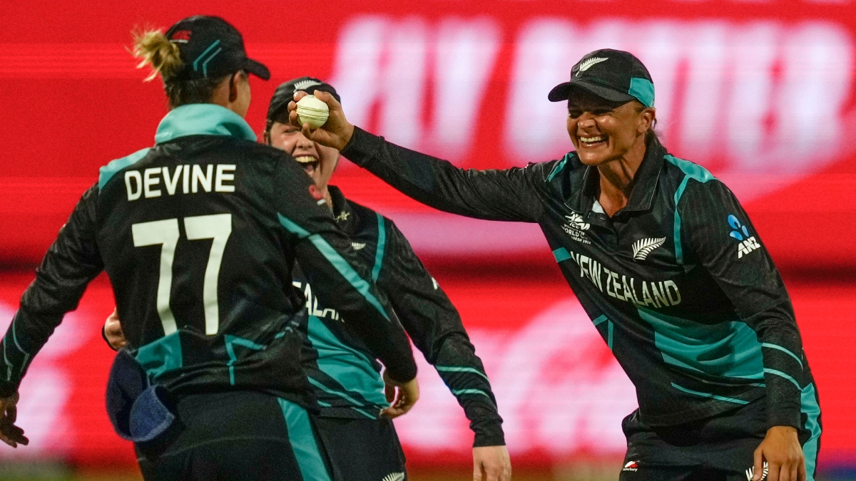Suzie Bates scripts women's cricket history during NZ vs SA World Cup ...