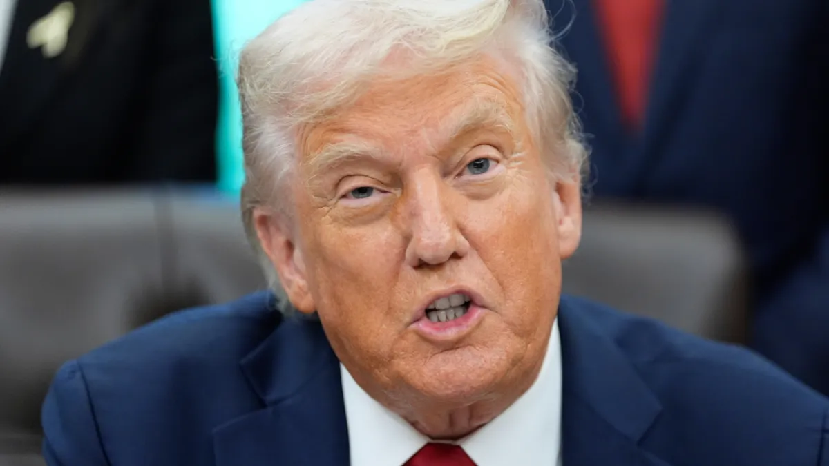 Trump signs an executive order vowing to defend Qatar in the wake of ...