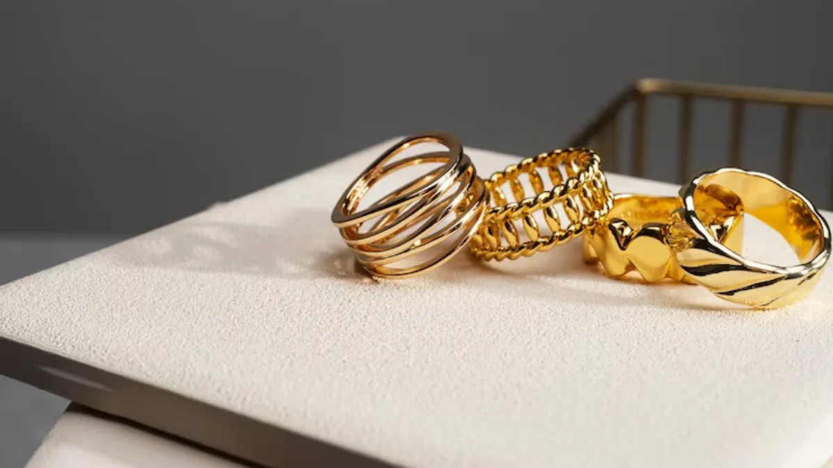 Gold, silver drop on MCX amid Fed rate cut, US-China trade talks ...