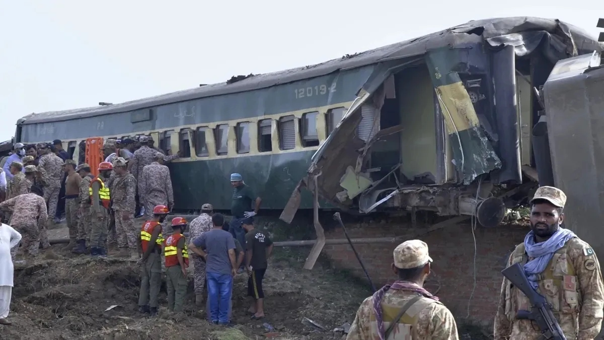 Pakistan: Blast derails multiple bogies of Jaffar Express, seven ...