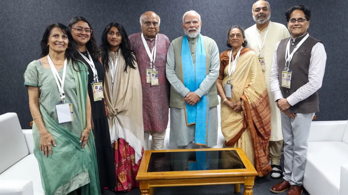 PM Modi meets Sardar Patel's family in Kevadia; unveils special coin ...
