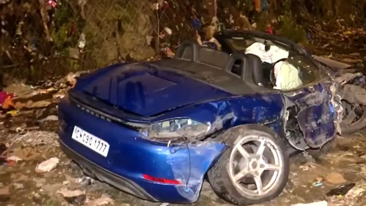Caught on camera: High-speed Porsche crashes into divider on Mumbai ...