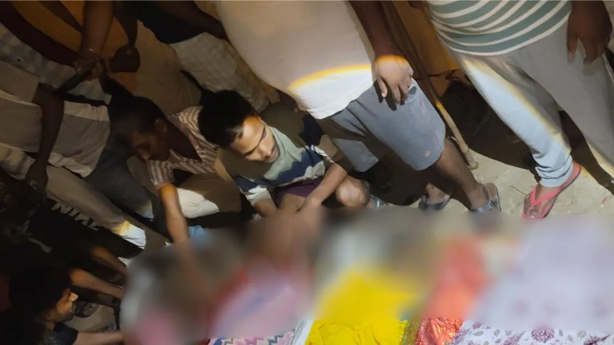 Four dead after being hit by a train while crossing railway tracks in ...