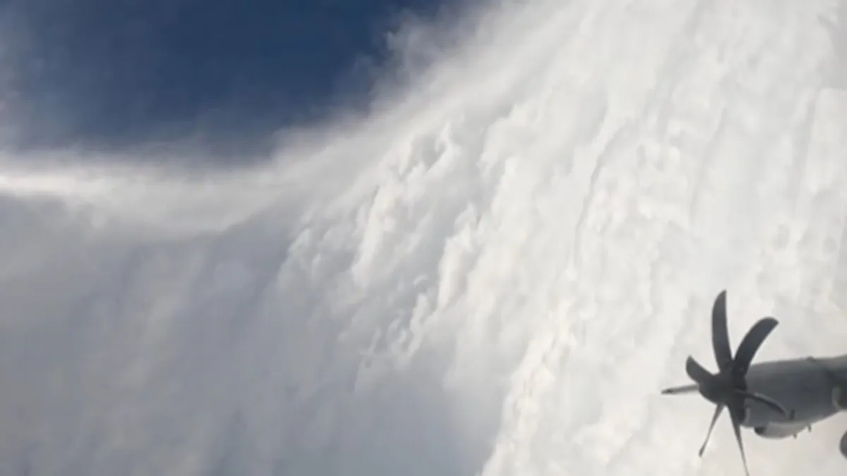 US Air Force plane flies into eye of record-breaking Hurricane Melissa ...