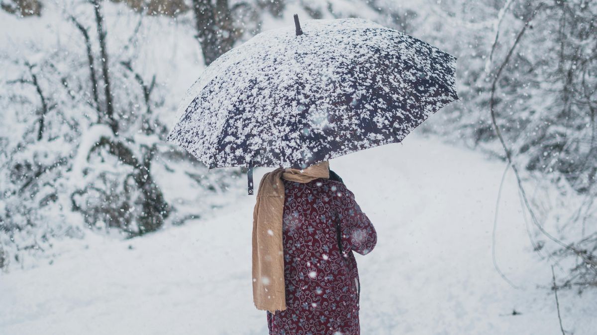 Heading to Kashmir this winter? 5 spots to witness magical snowfall ...