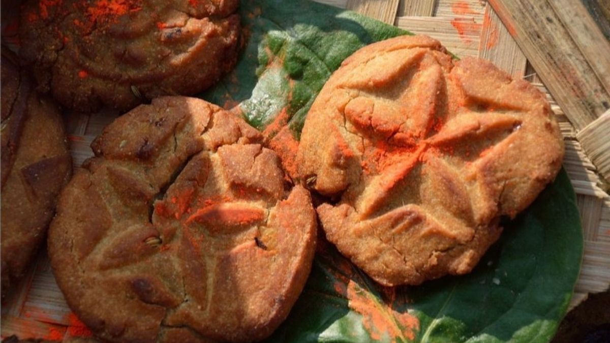 Thekua recipe for Chhath Puja 2025: Make authentic Bihari thekua with ...