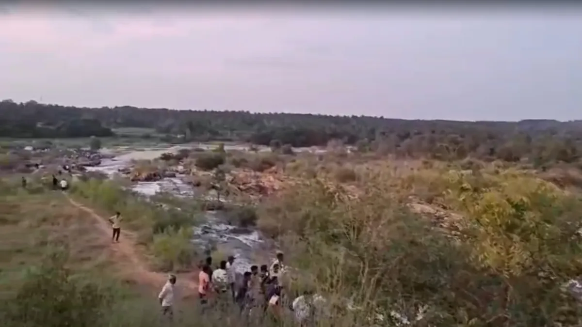 Picnic turns tragic: Six of family swept away at Tumakuru dam, two ...