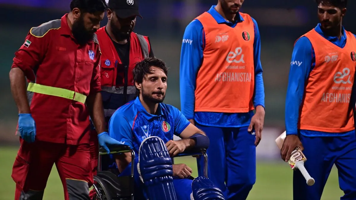 Afghanistan's Rahmat Shah tries to bat despite being injured, taken off ...