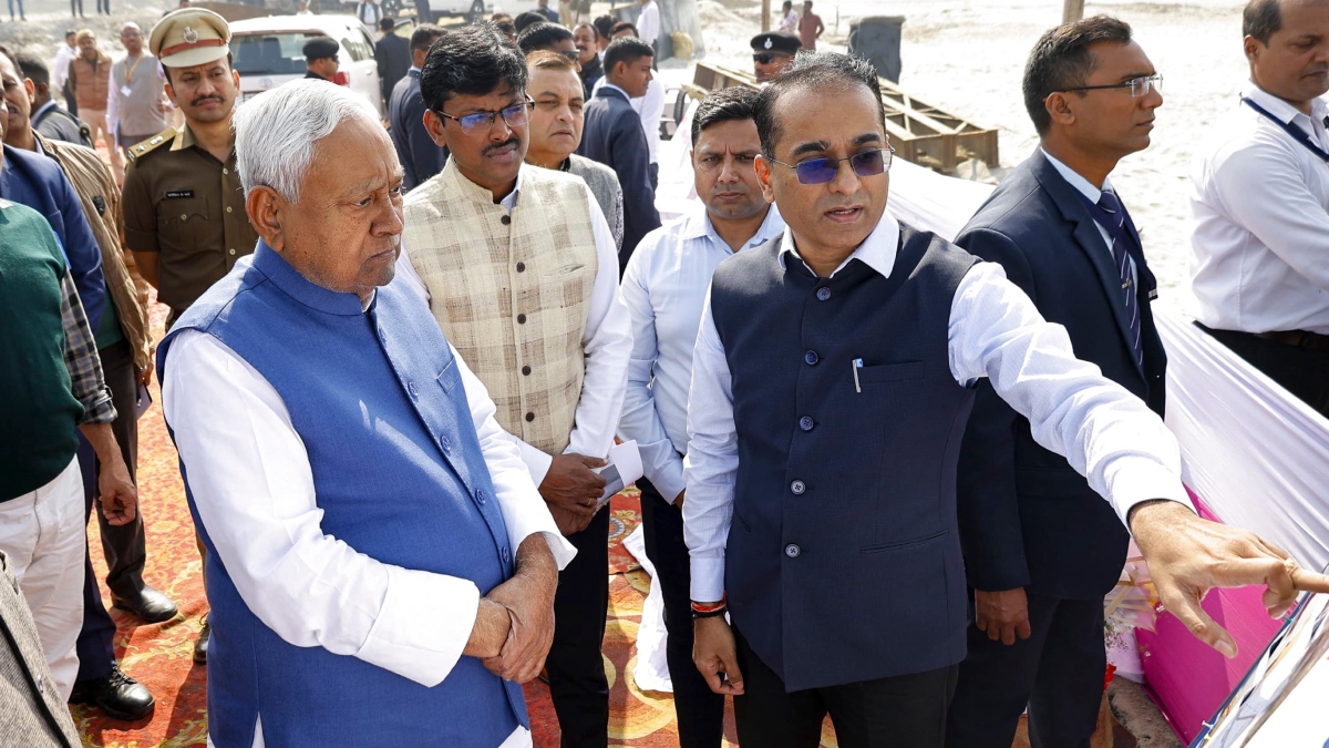 Bihar govt to transfer Rs 10,000 each to 10 lakh 'Jeevika Didis' on ...