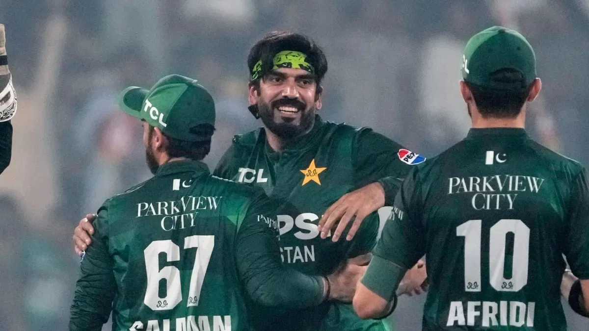 Usman Tariq takes hat-trick for Pakistan in T20I against Zimbabwe ...