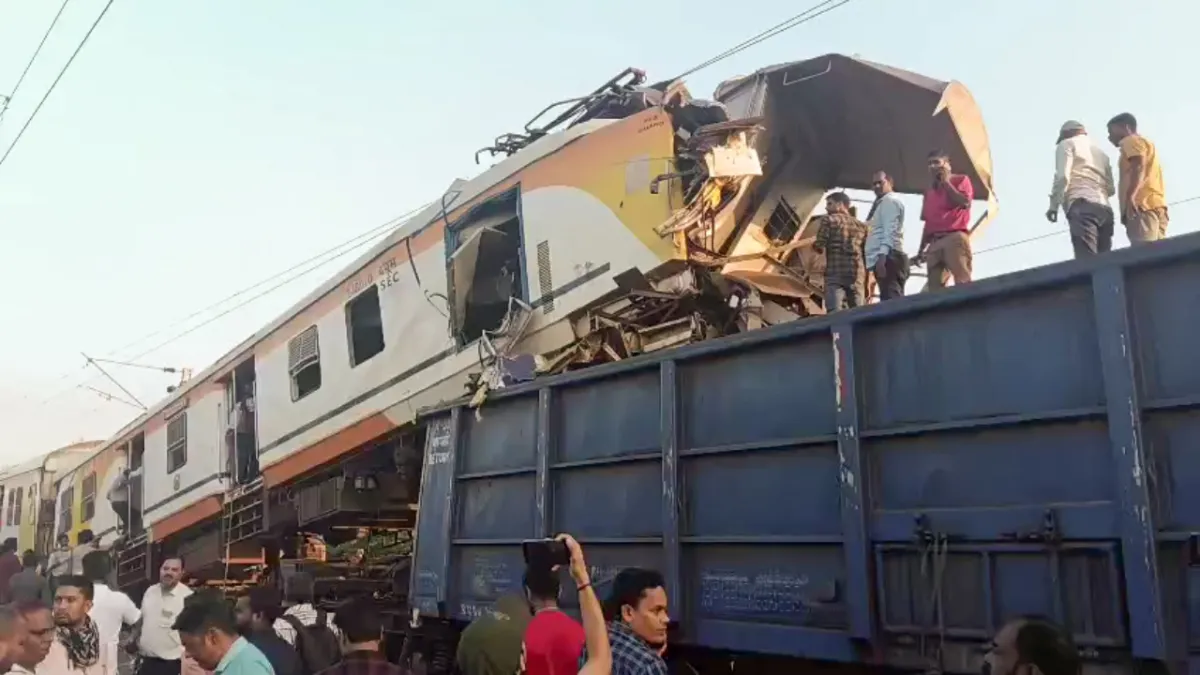 Bilaspur train accident: 6 killed after passenger train collides with ...