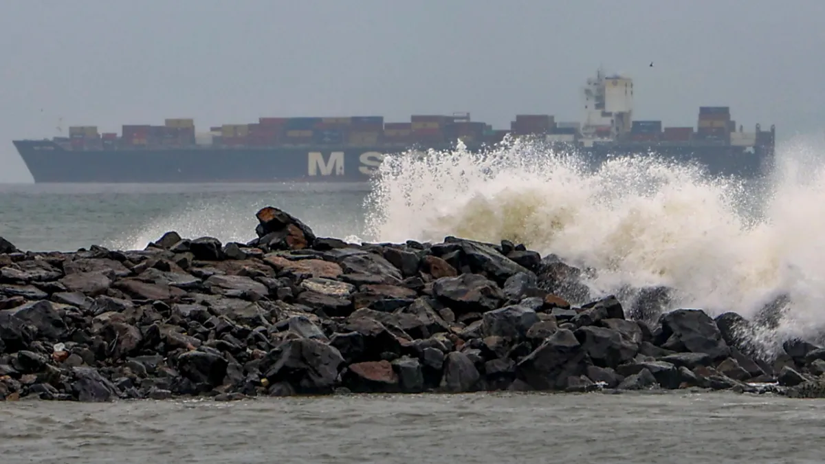 Cyclone Senyar live tracker: Low pressure over Bay of Bengal may ...