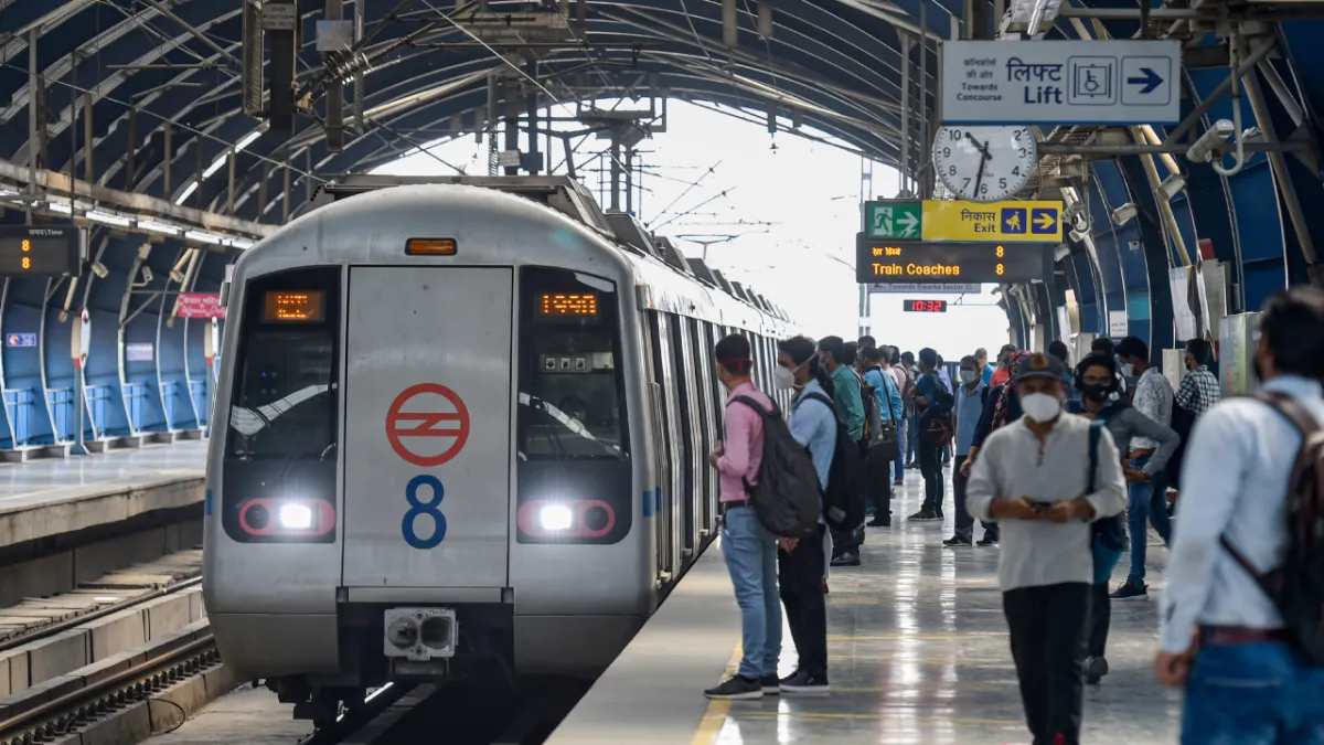 'Sorry mummy I broke your heart': Delhi schoolboy jumps to death from metro station, blames ...