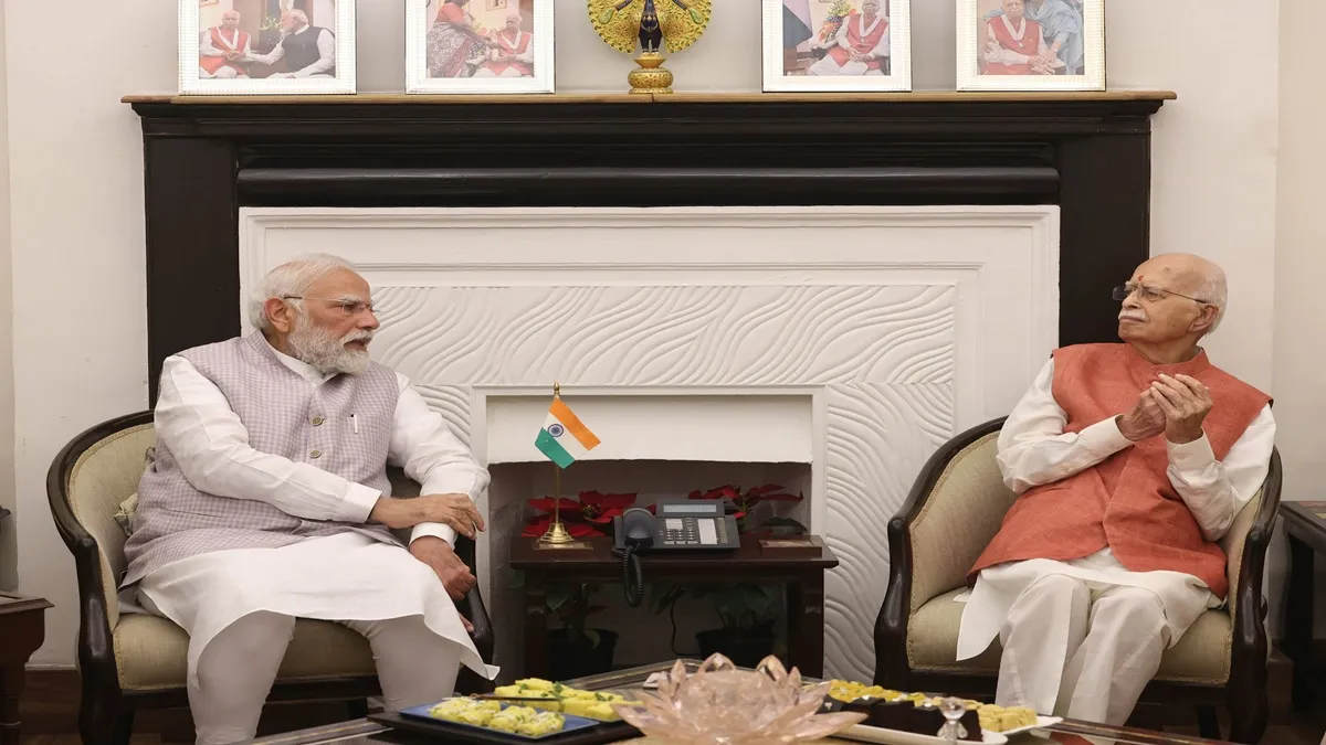 PM Modi meets BJP veteran Advani to extend wishes on his birthday ...