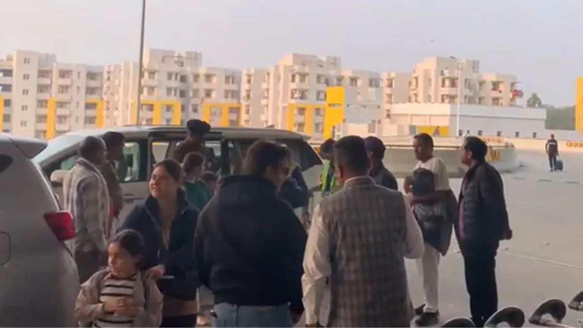 Lalu Prasad Yadav's three more daughters leave Patna residence as family feud intensifies ...