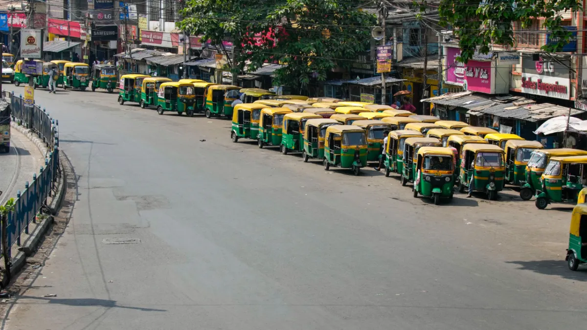 Diesel autorickshaws banned in Noida, Ghaziabad and parts of Uttar ...