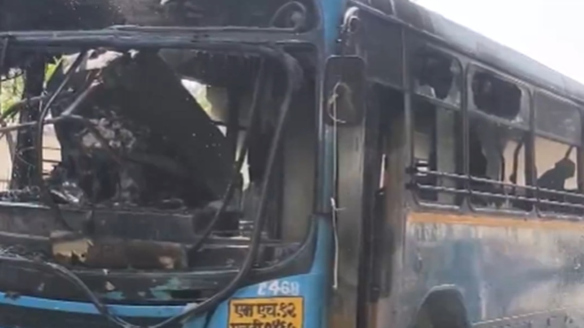 PMPML bus catches fire in Pune; probe underway | Video | Maharashtra ...